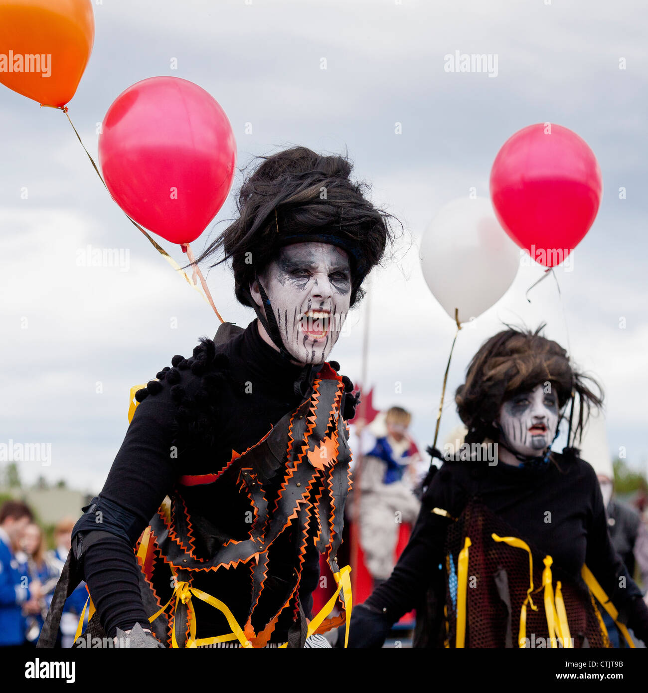 Europe street performers hi-res stock photography and images - Alamy