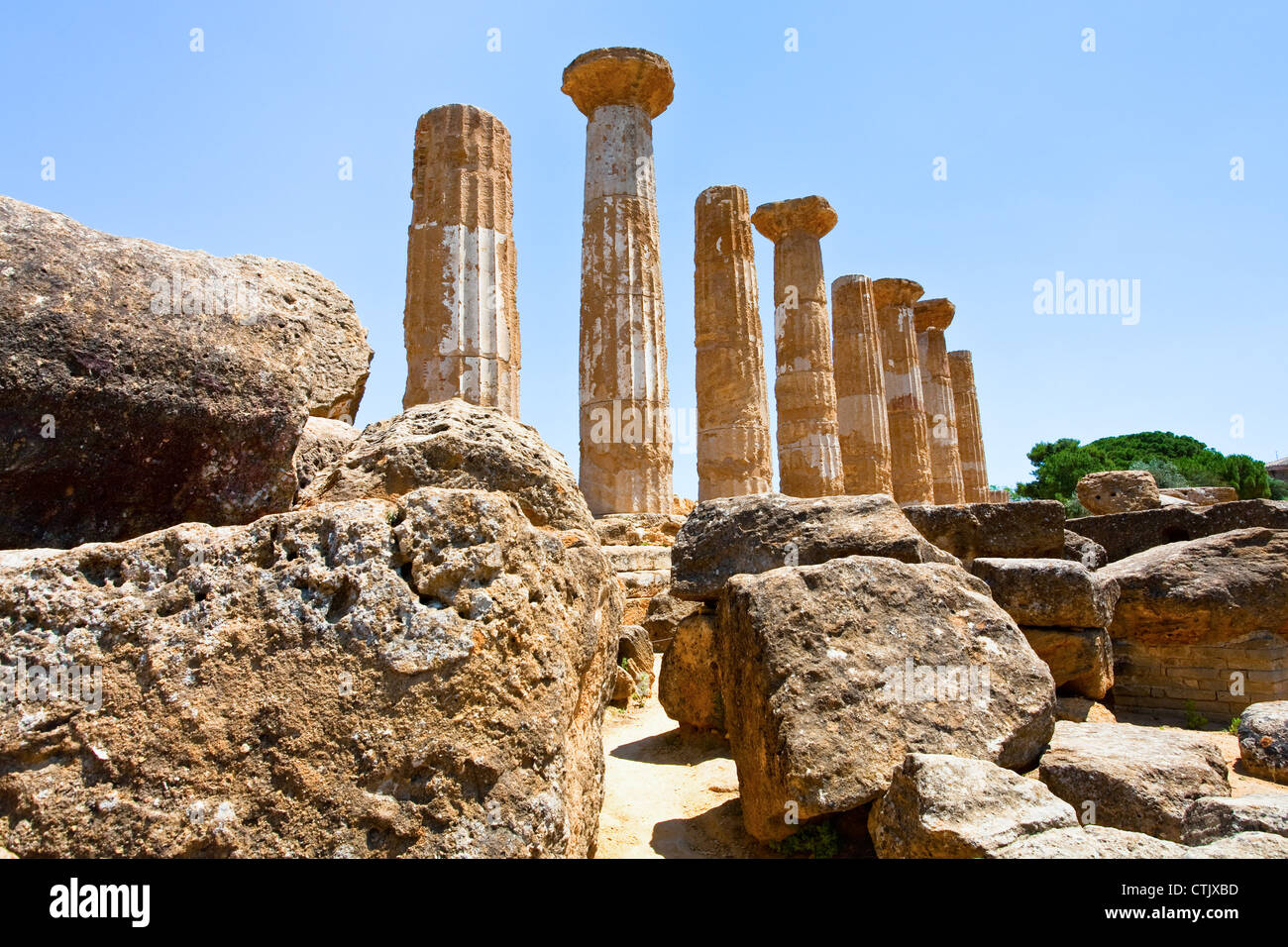 Dorian columns of Temple of Heracles in Valley of the Temples in ...