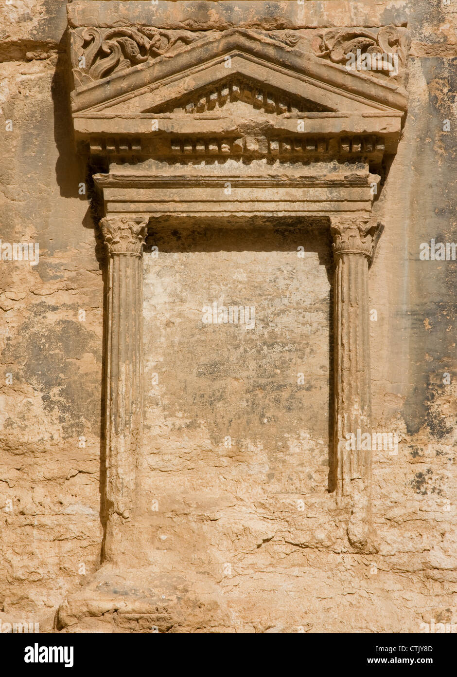 Palmyra ancient Roman site, in Syria near Damascus Stock Photo - Alamy