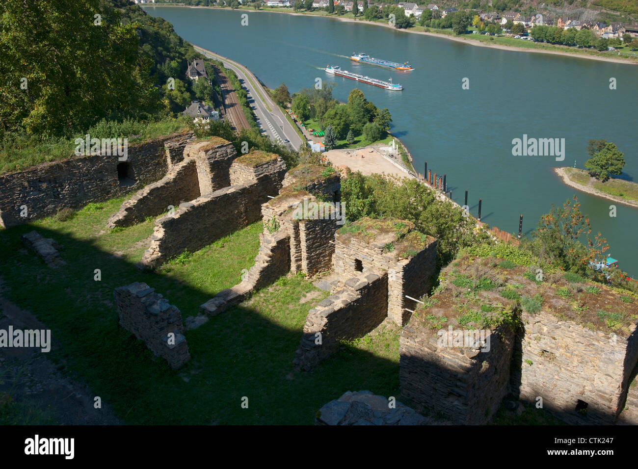 Rheinfels castle ruins hi-res stock photography and images - Alamy