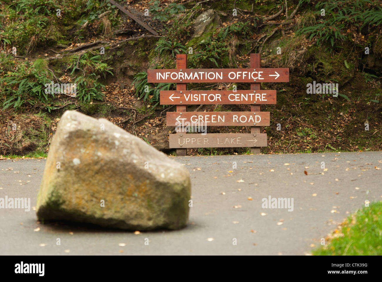 Rocks road sign directions hi-res stock photography and images - Alamy