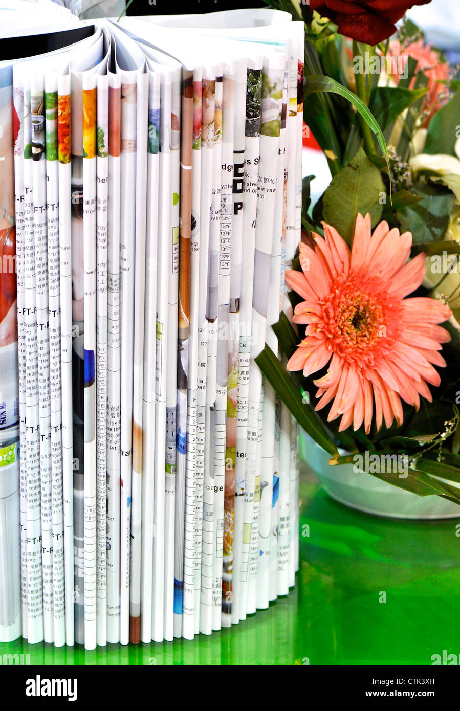 Bunch of magazines hi-res stock photography and images - Alamy