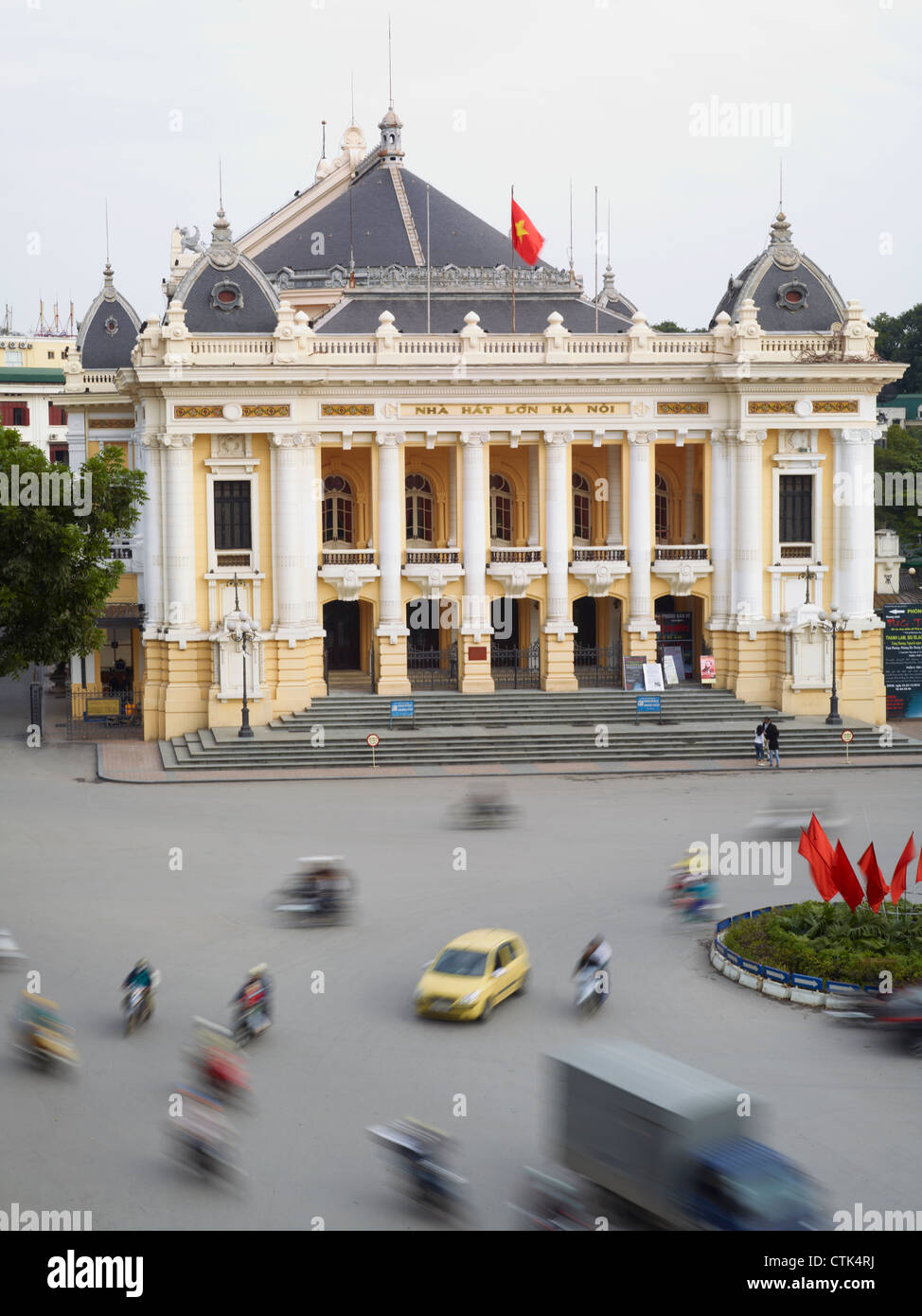French colonial architecture hanoi hi-res stock photography and images ...