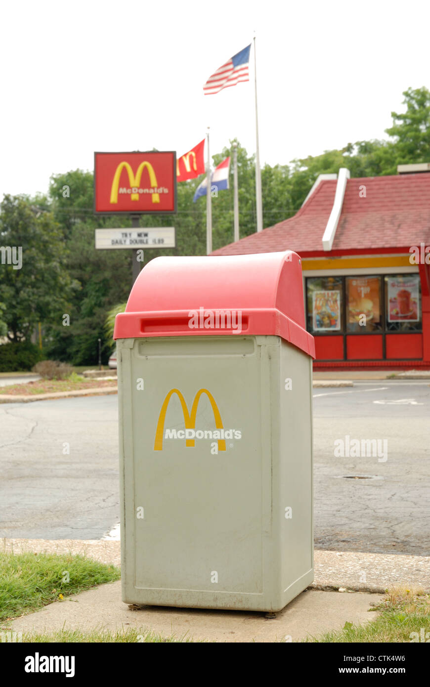 Fast food waste hi-res stock photography and images - Alamy