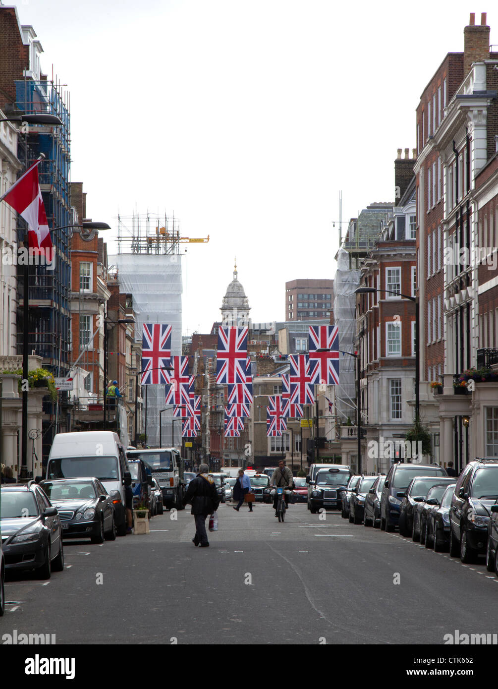 London street scene lots of flags during queens jubilee hi-res stock ...