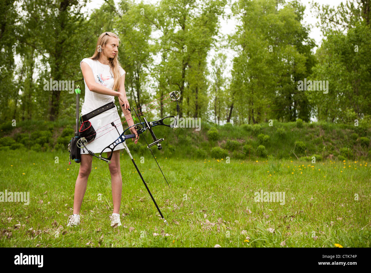 Posing with bow and arrow hi-res stock photography and images - Alamy