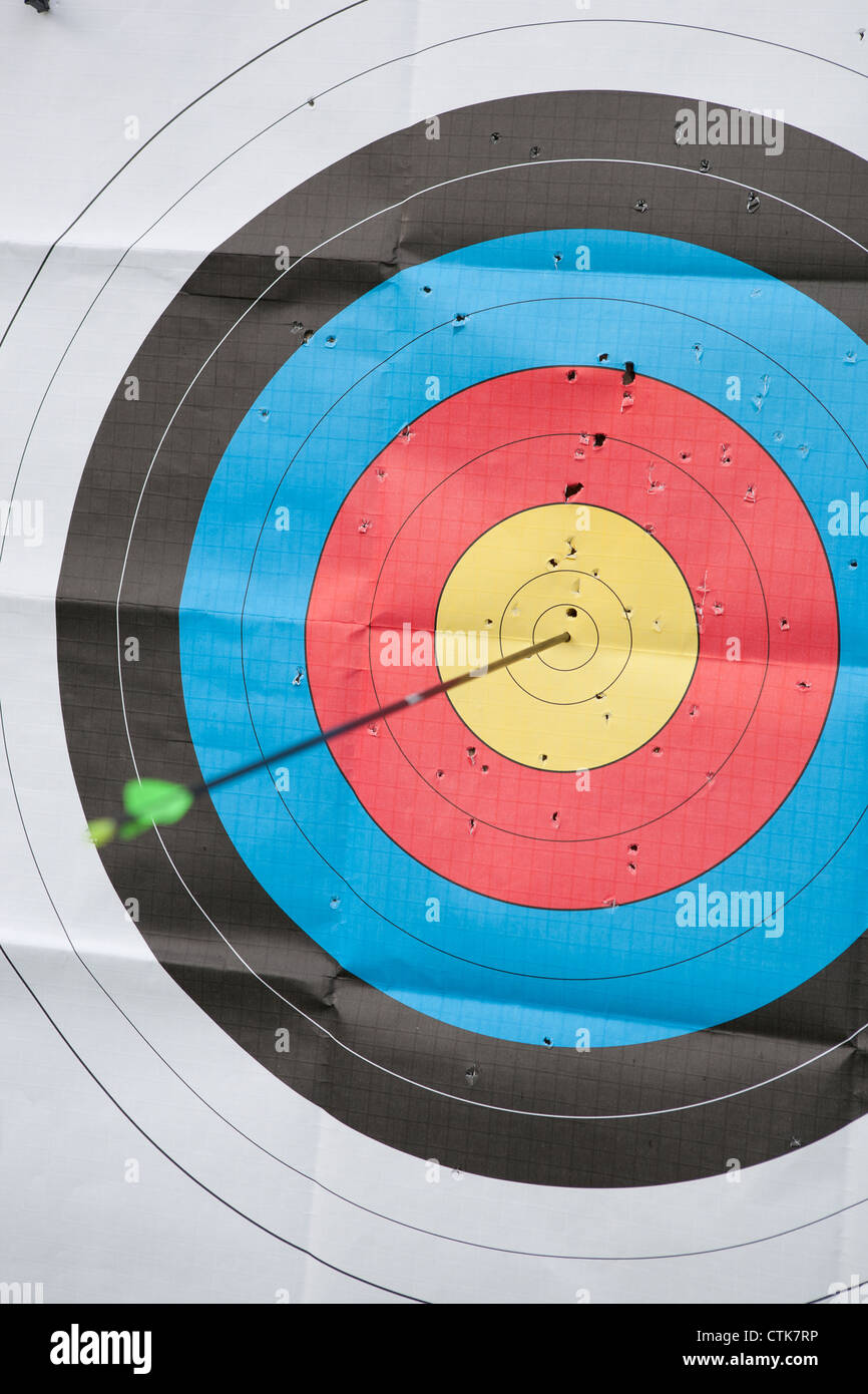 Aiming target hi-res stock photography and images - Alamy