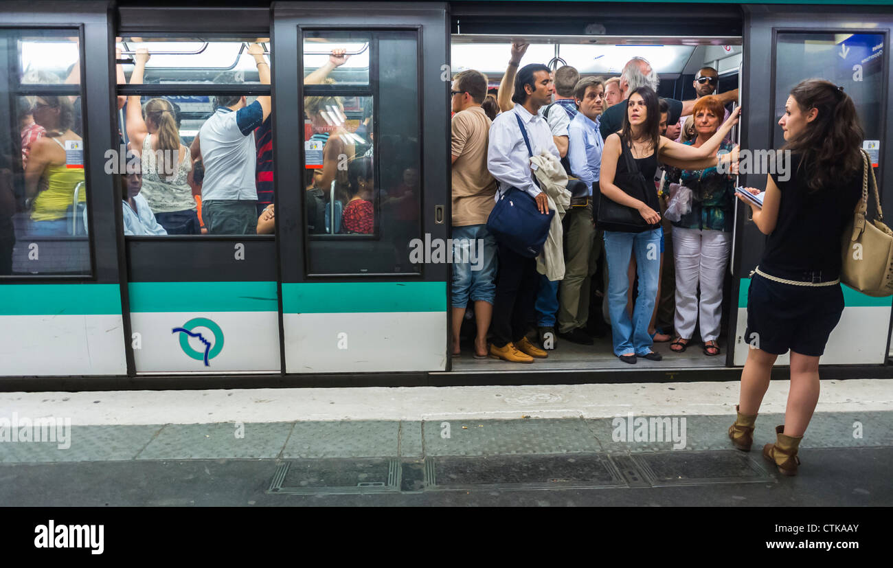 Open Subway Doors High Resolution Stock Photography and Images - Alamy