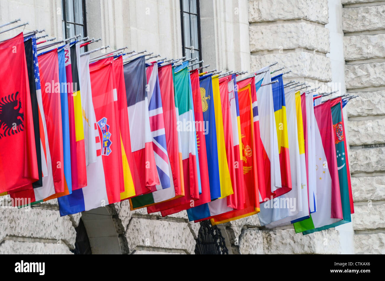 Row national flags world hi-res stock photography and images - Alamy