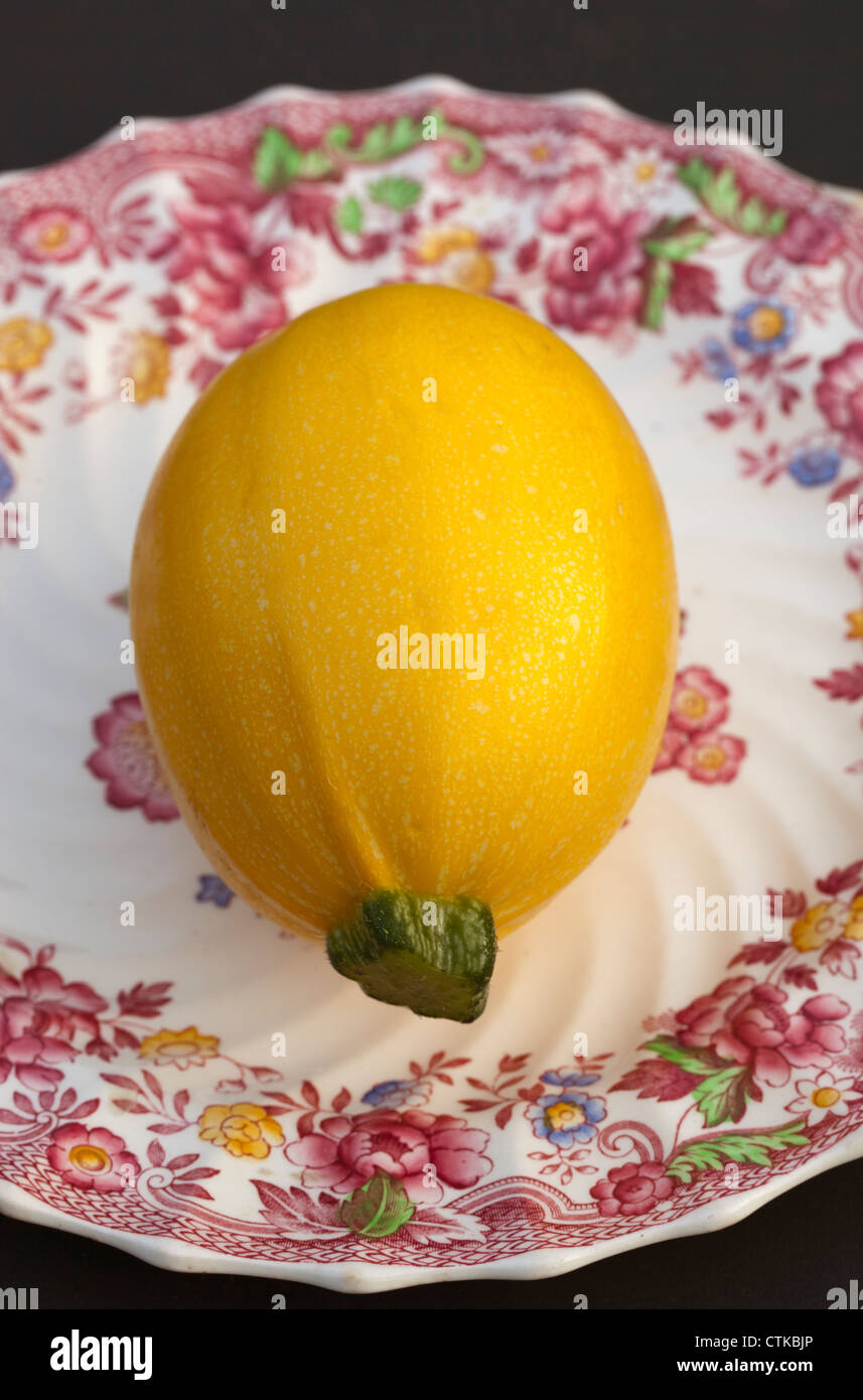 Yellow Round Courgettes Stock Photo - Alamy