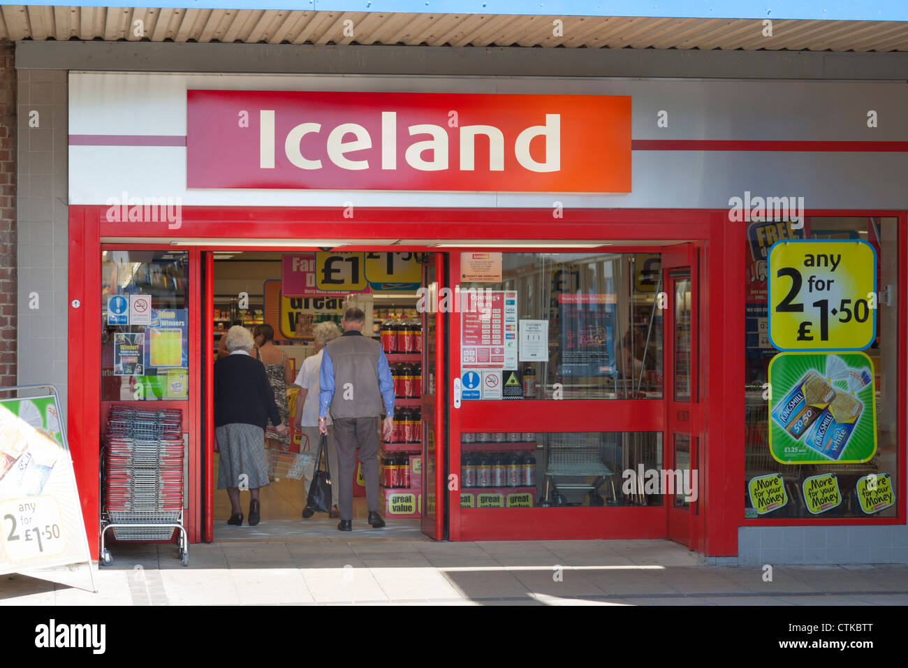 Entering customers hi-res stock photography and images - Alamy