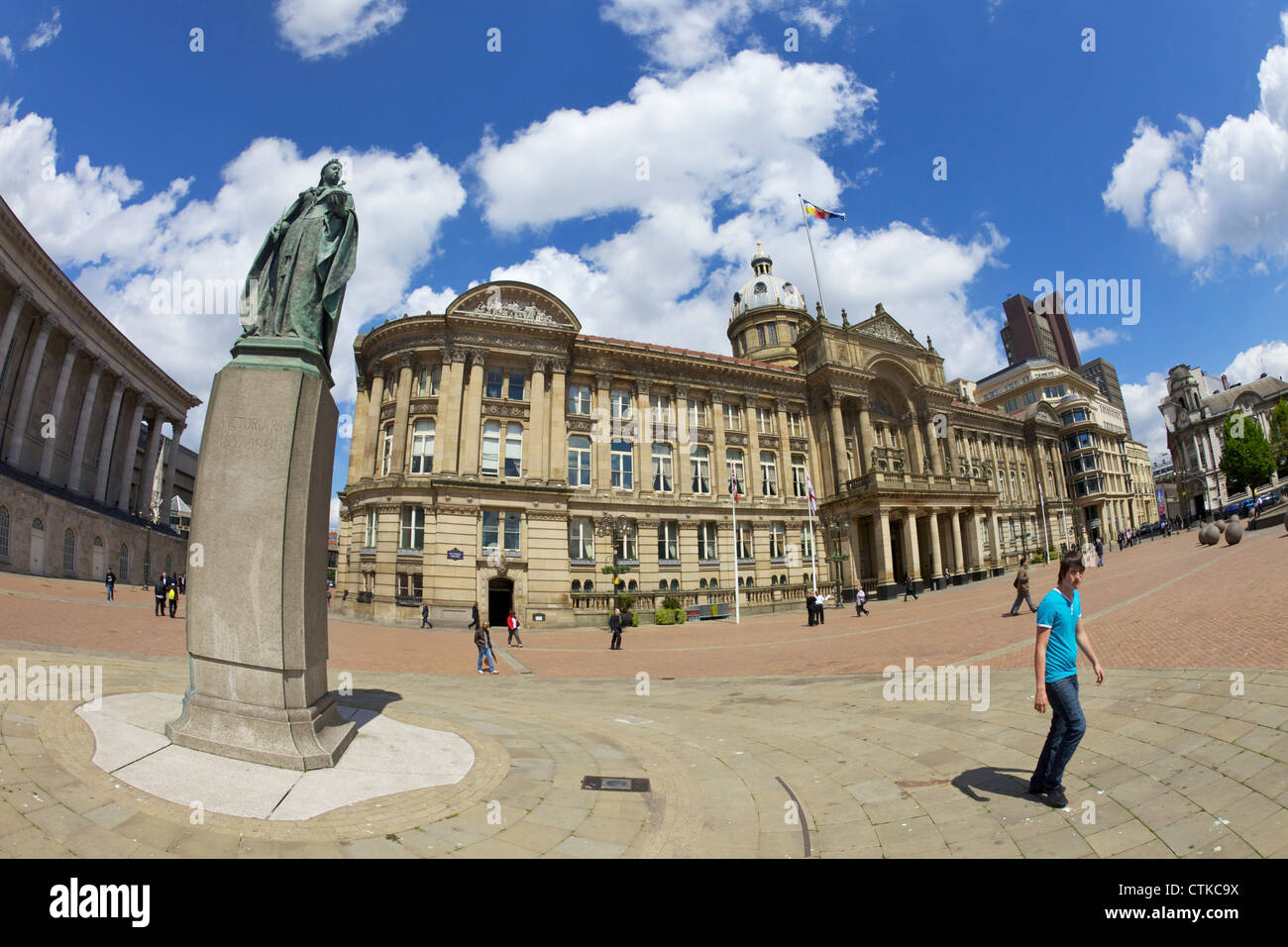 Young queen victoria statue hi-res stock photography and images - Alamy