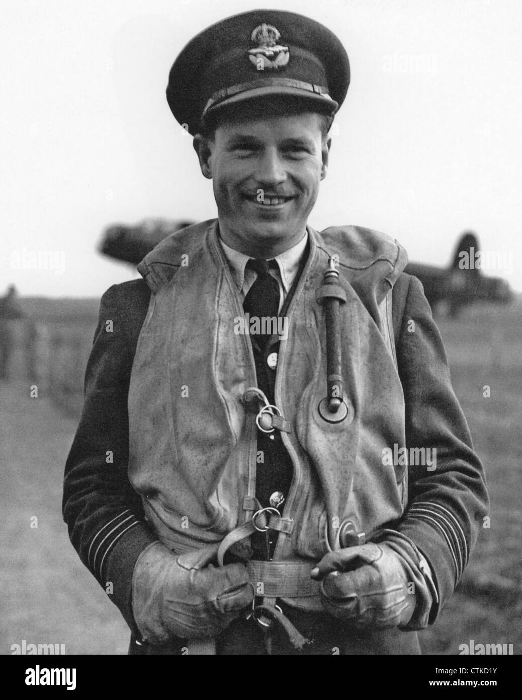 GUY PENROSE GIBSON (1918-1944) RAF officer who led the famous Dams Raid ...