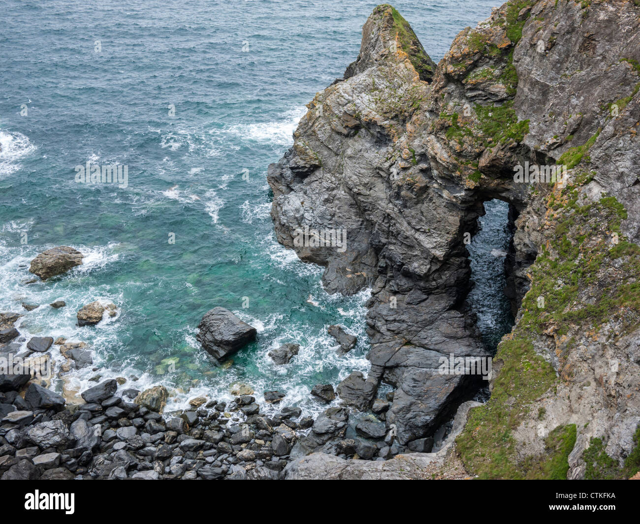 Archway in cliff hi-res stock photography and images - Alamy
