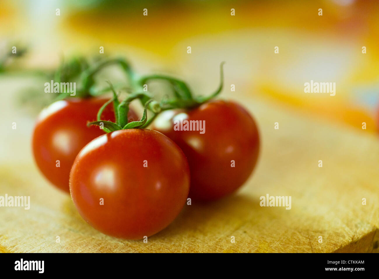 Three tomatoes three tomatoes hi-res stock photography and images - Alamy