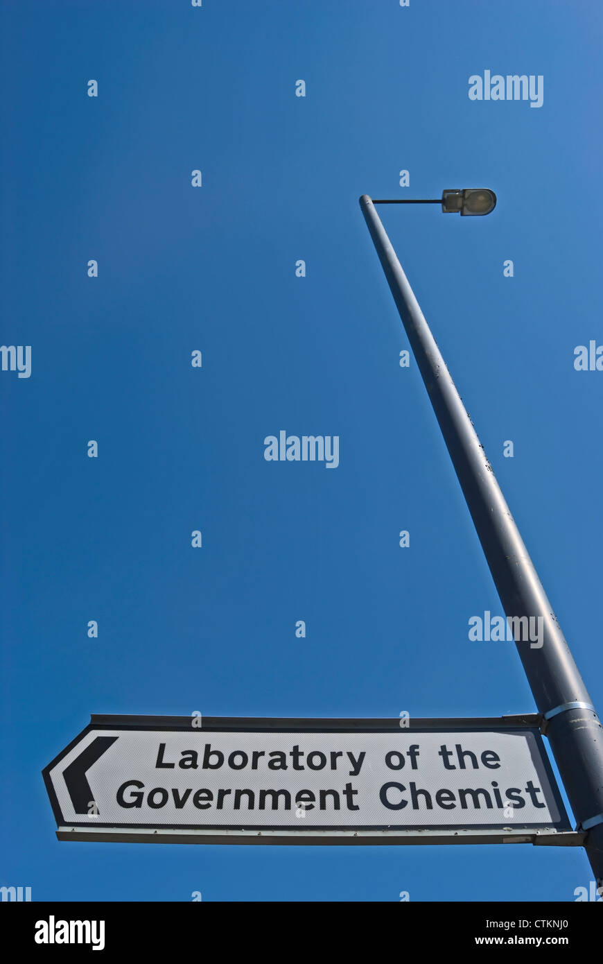 Chemist sign hi-res stock photography and images - Alamy
