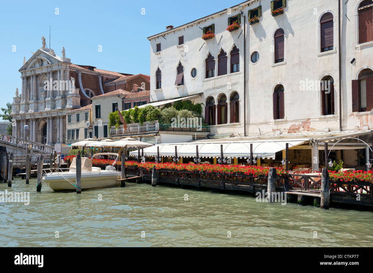 Moorings on the grand canal hi-res stock photography and images - Alamy