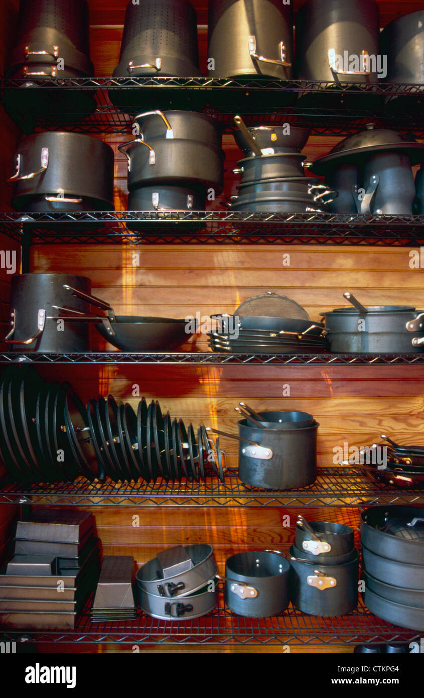 Pans pots home hi-res stock photography and images - Alamy