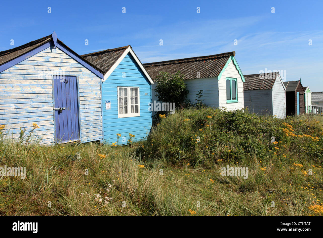 Coastal beach huts hi-res stock photography and images - Alamy
