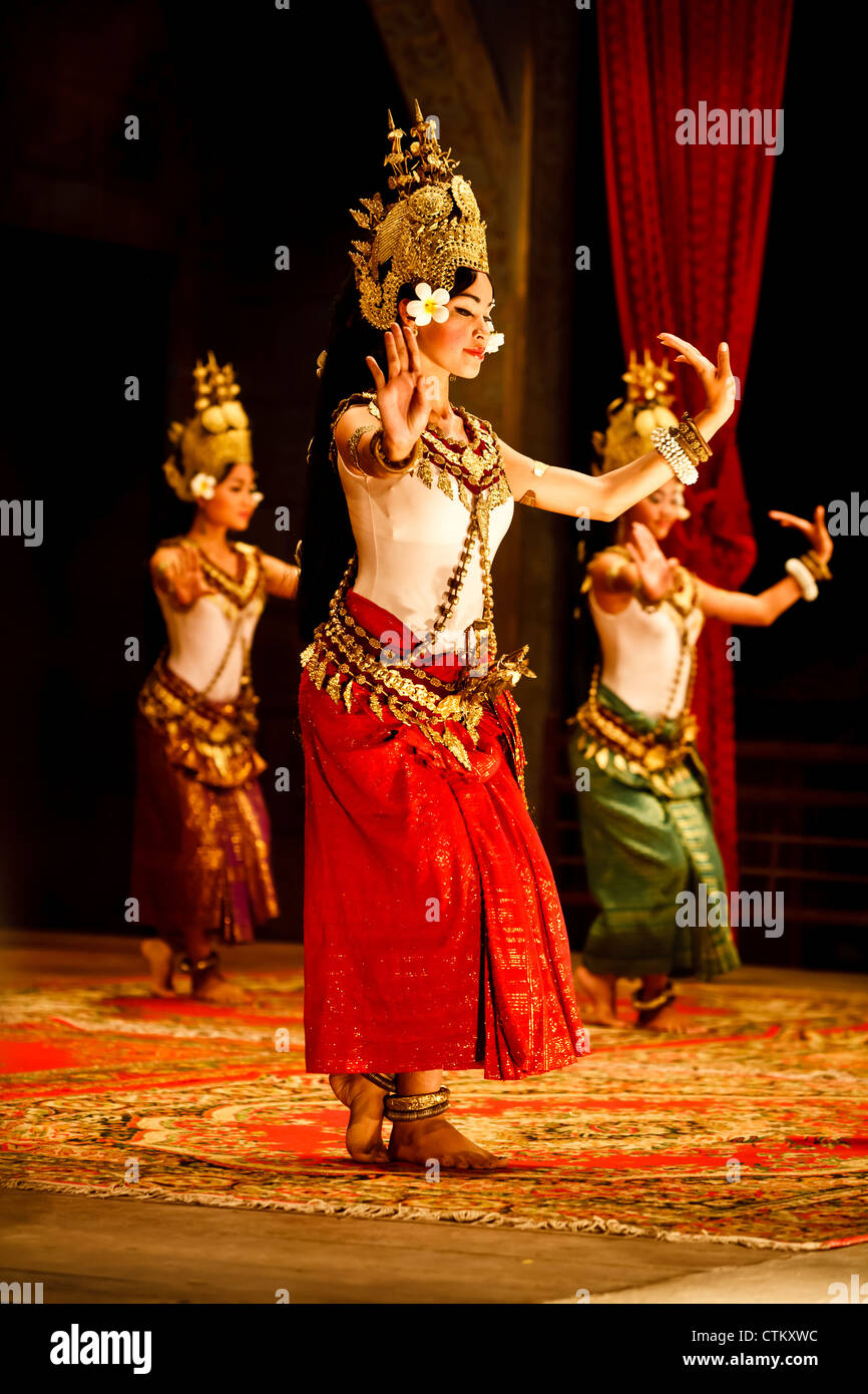Apsara dance performance hi-res stock photography and images - Alamy