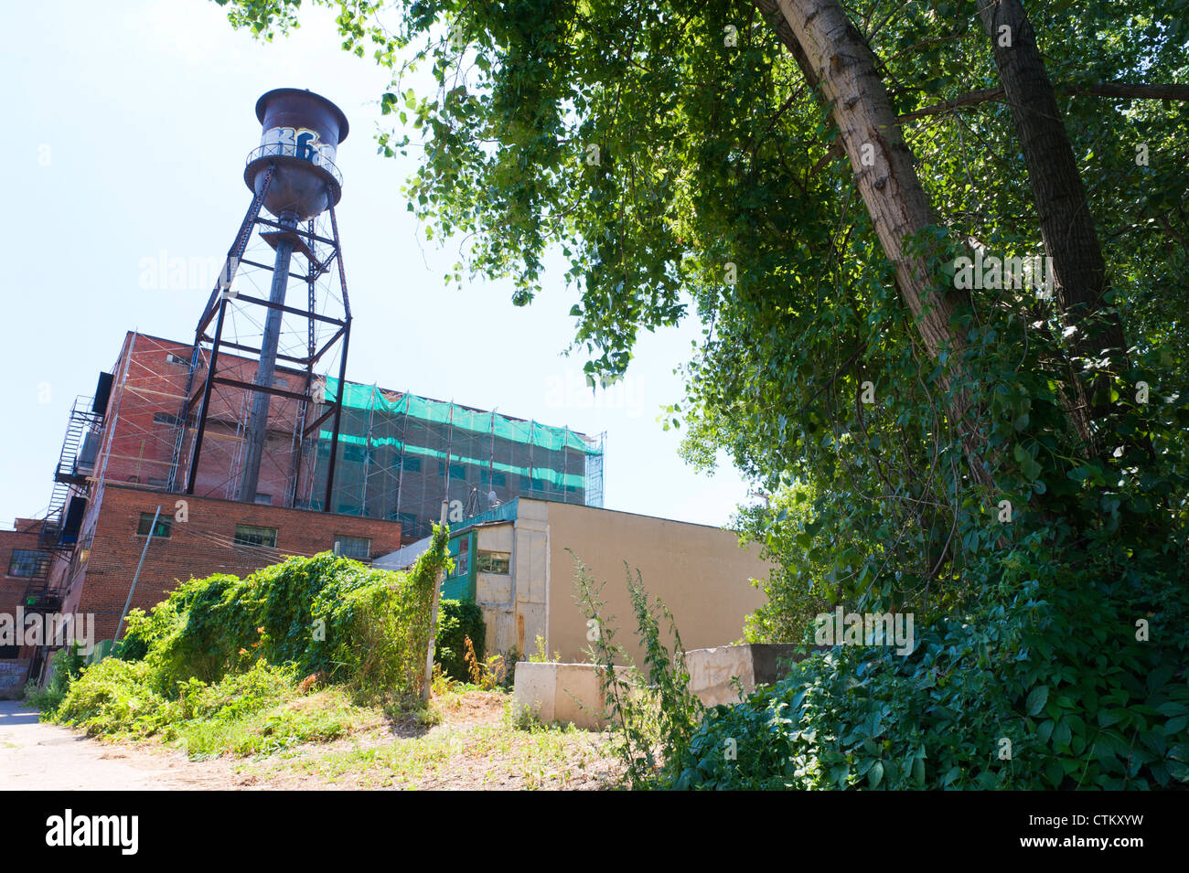 Old water tower in the Hochelaga-Maisonneuve district, Montreal ...