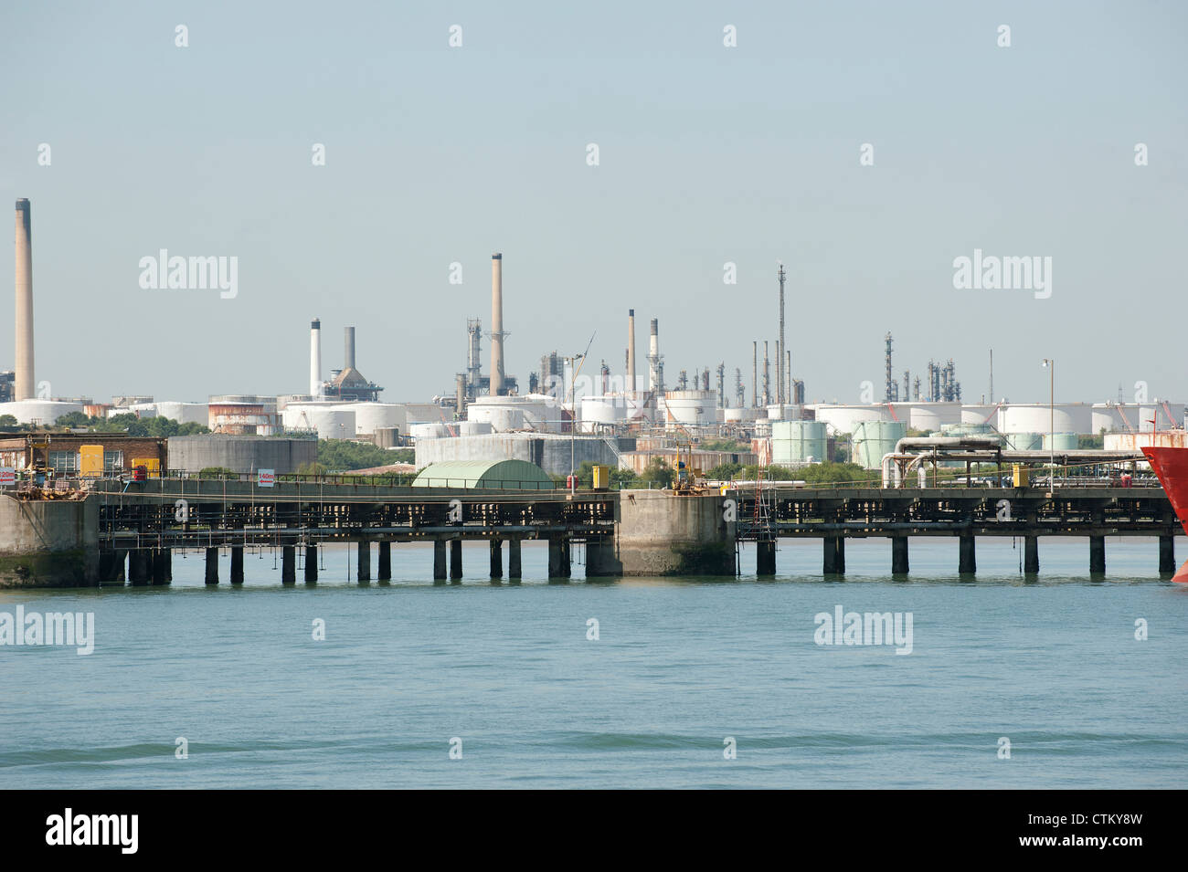 Fawley refinery hi-res stock photography and images - Alamy