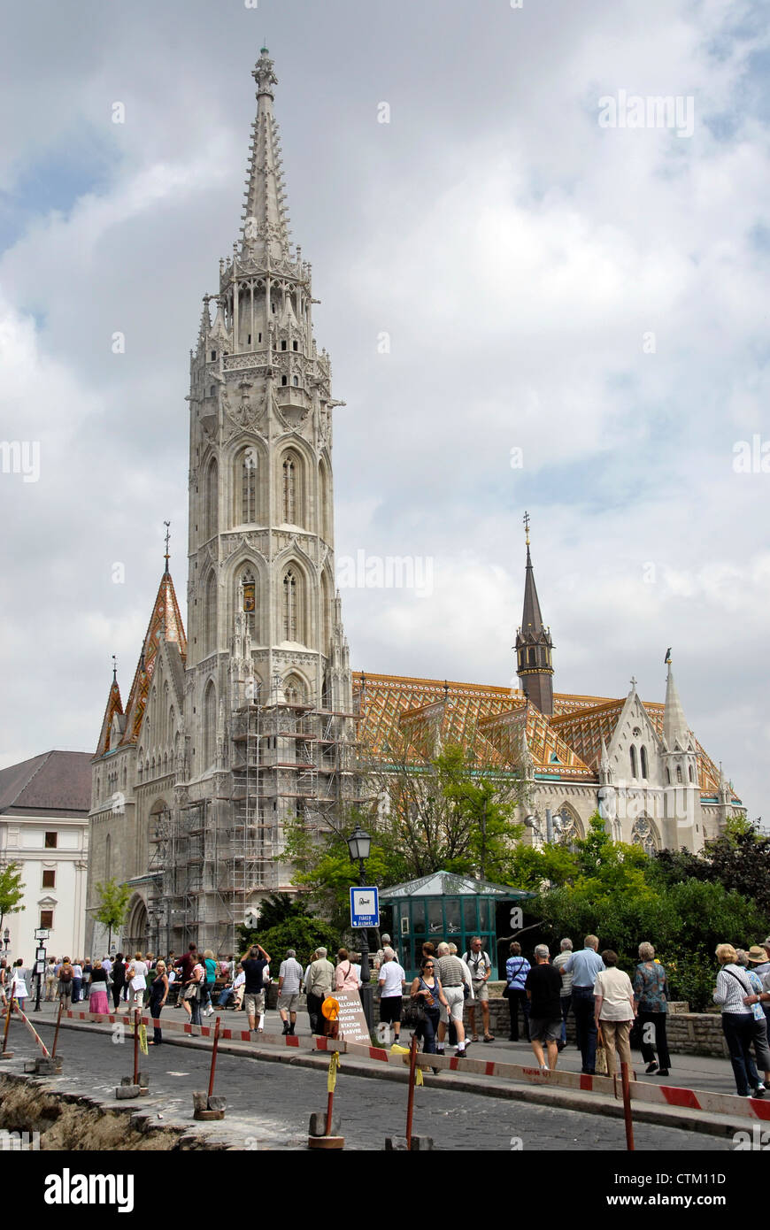 Budapest hungary church roof tiles hi-res stock photography and images ...