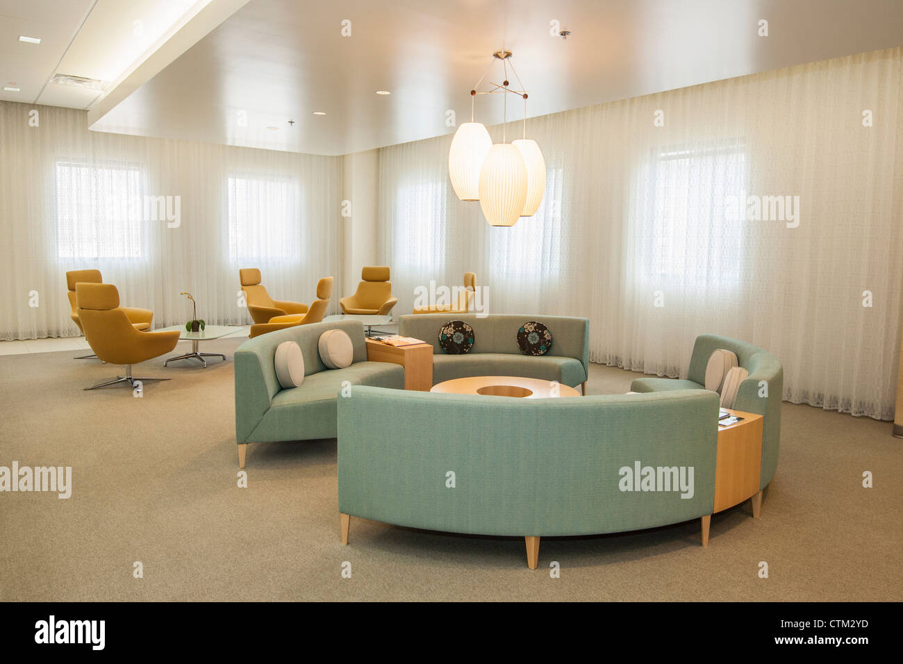 Hospital Waiting Room Stock Photos & Hospital Waiting Room Stock Images ...