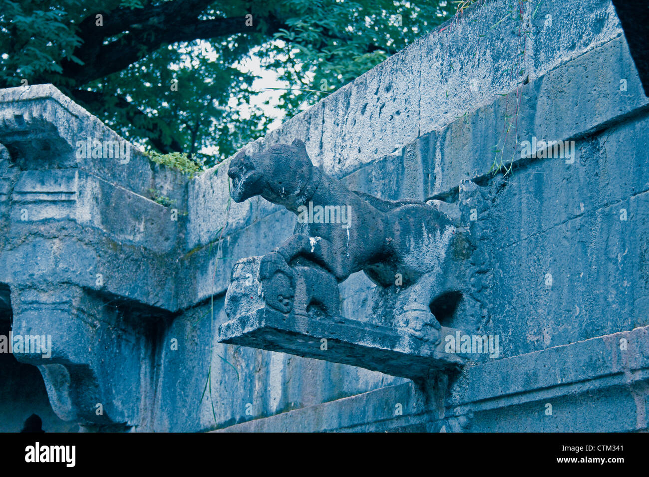Structure at Bara Mota chi Vihir, Historic well at Limb Village, Satara ...