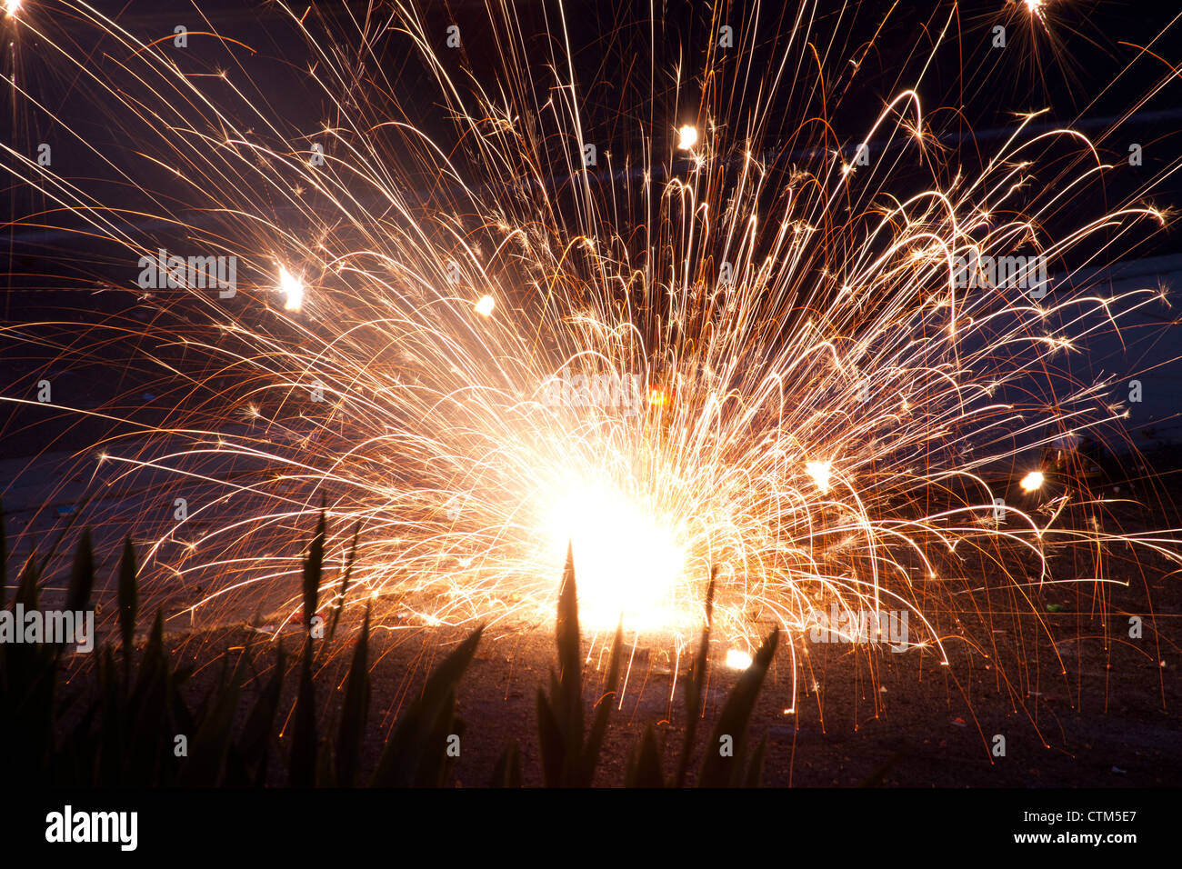 Bursting mortar shell hi-res stock photography and images - Alamy