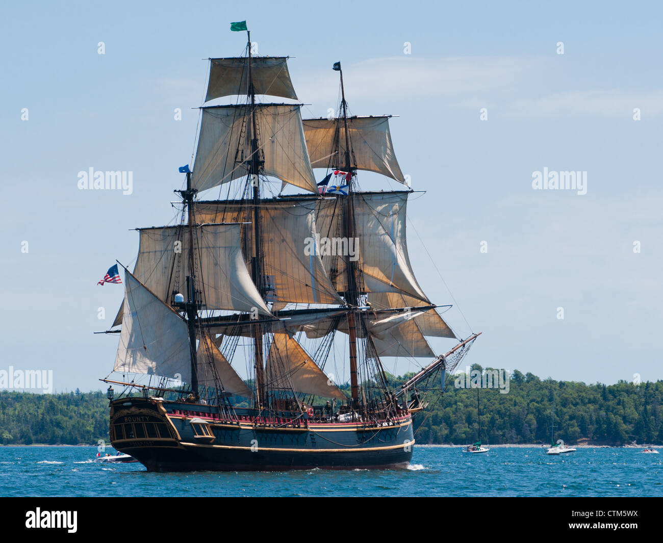 Hms bounty hi-res stock photography and images - Alamy