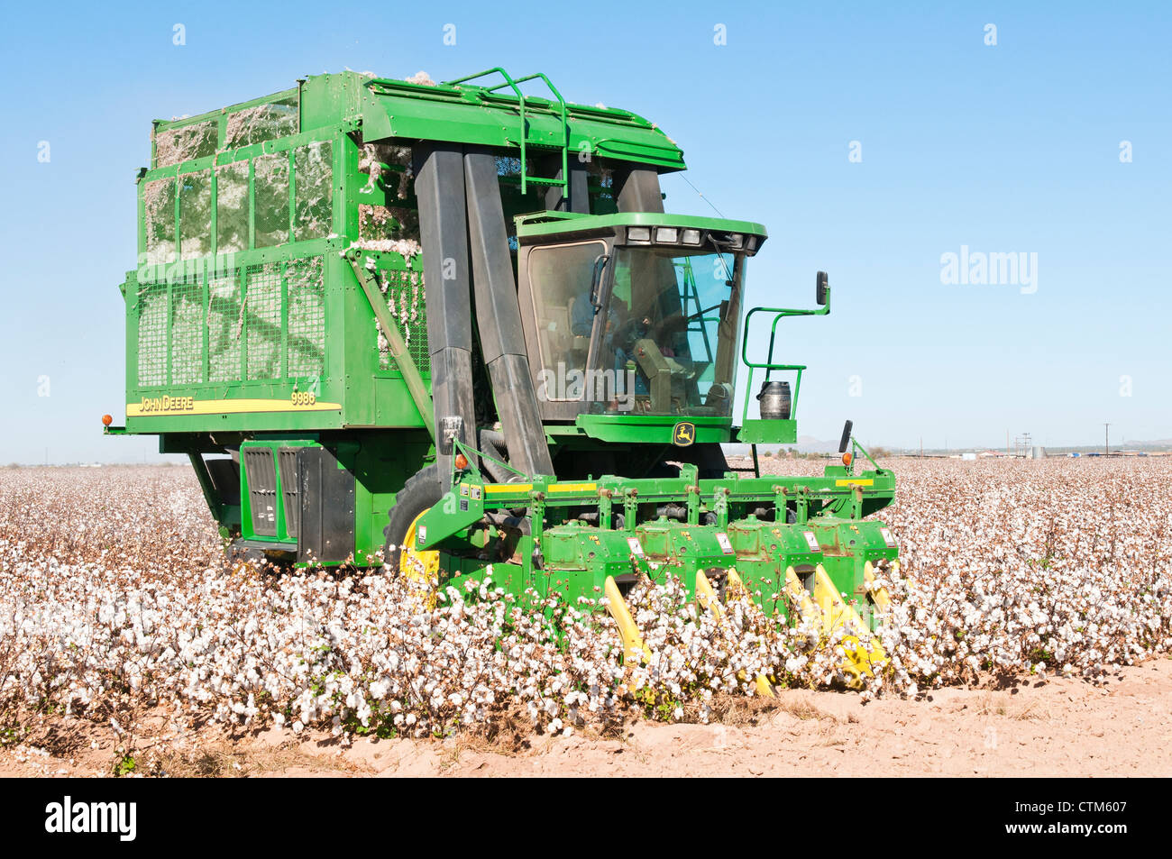 John deere cotton picker hi-res stock photography and images - Alamy