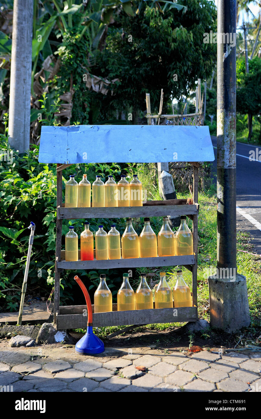Roadside petrol station hi-res stock photography and images - Alamy