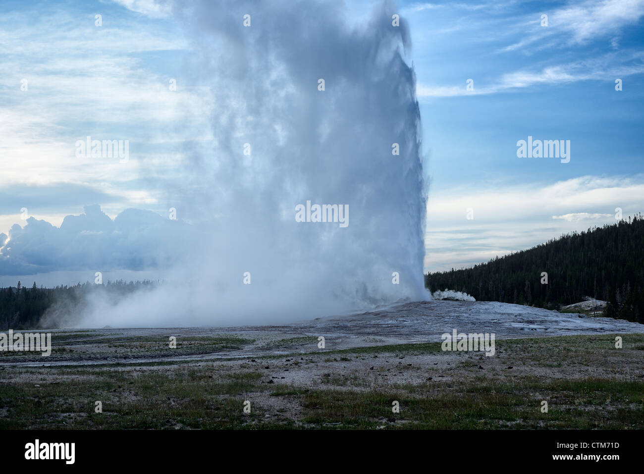 Geyser yellowstone hi-res stock photography and images - Alamy
