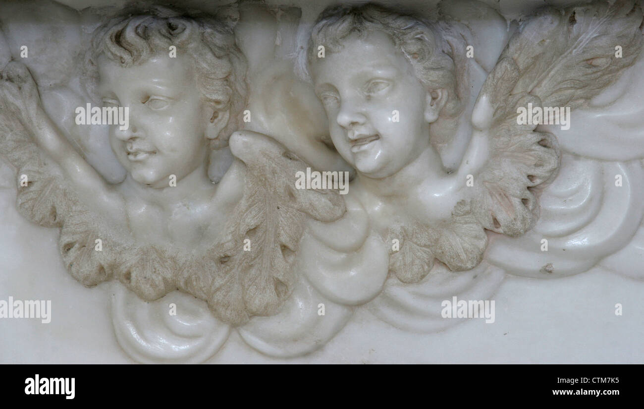 Marble angels cross hi-res stock photography and images - Alamy