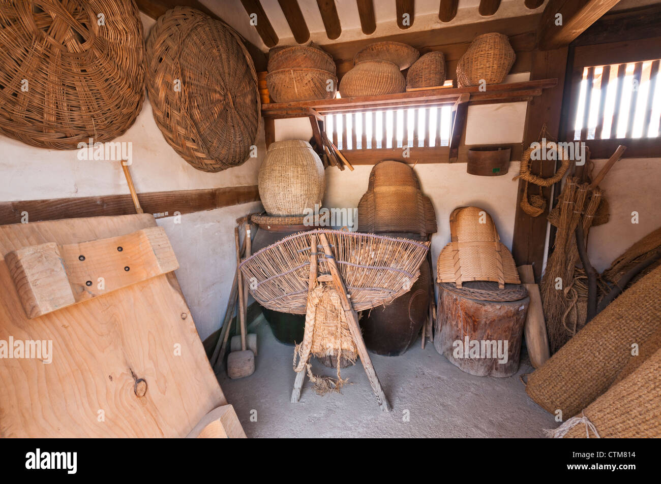 Korean traditional basket hi-res stock photography and images - Alamy