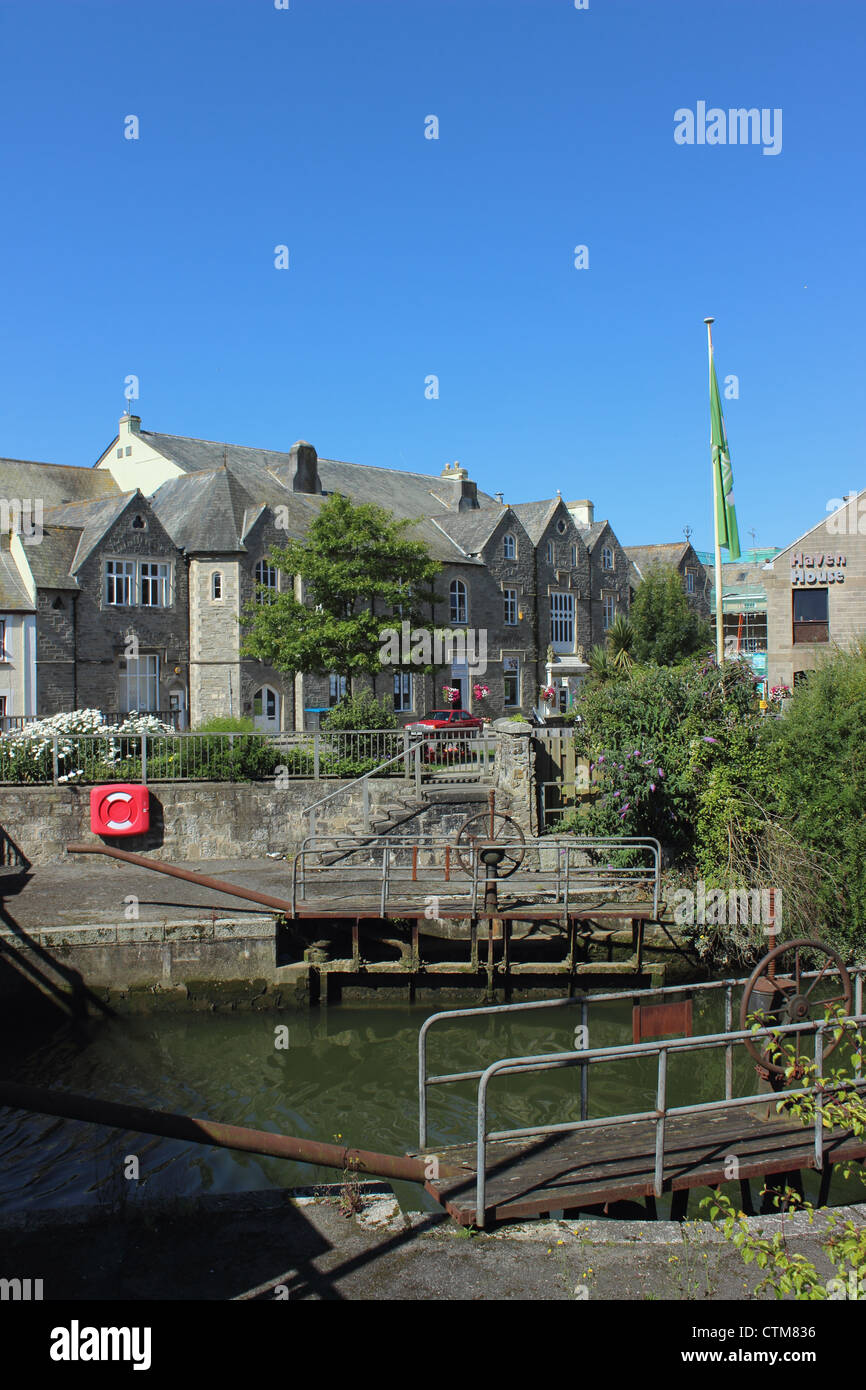 Truro cornwall town center hi-res stock photography and images - Alamy