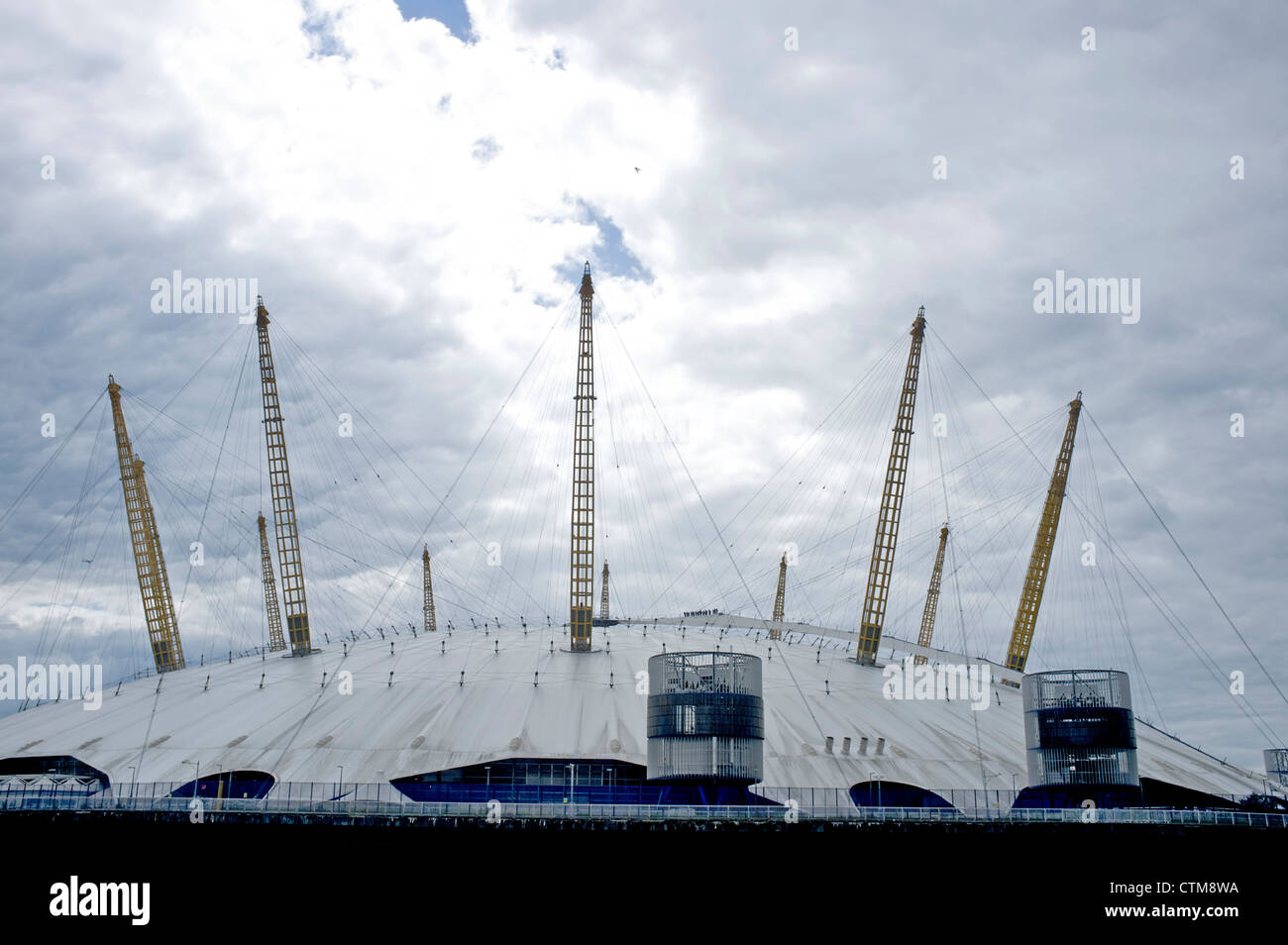 O2 arena walk hi-res stock photography and images - Alamy