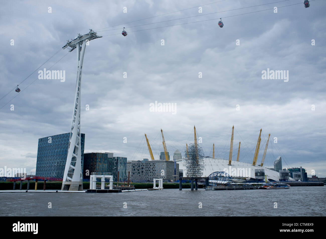 Emirates cablecar system from Greenwich to the Olympic park in London ...