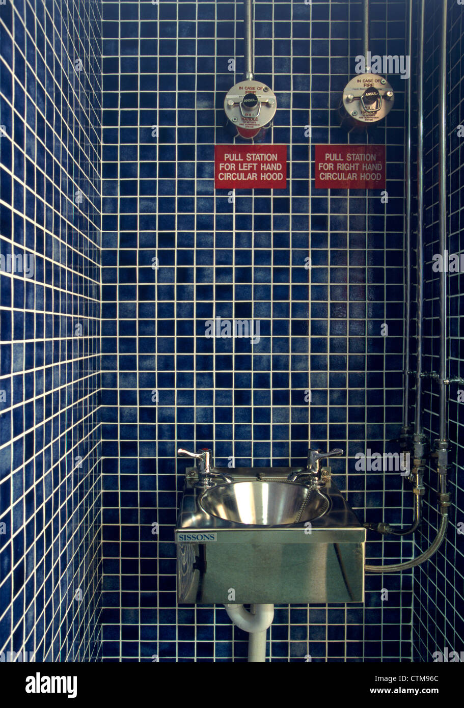 Hand wash basin in an industrial kitchen Stock Photo - Alamy