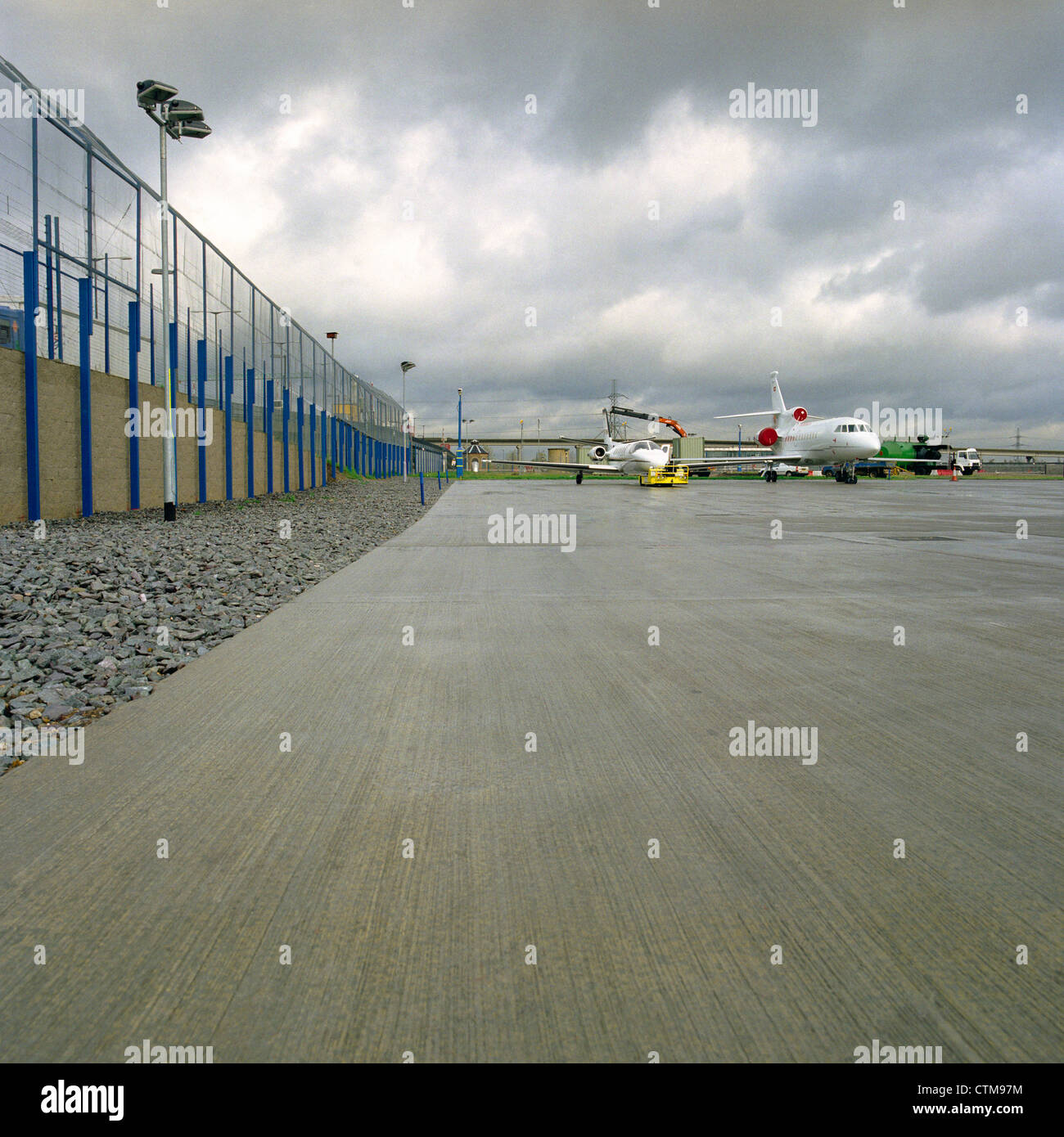 Runway extension hi-res stock photography and images - Alamy