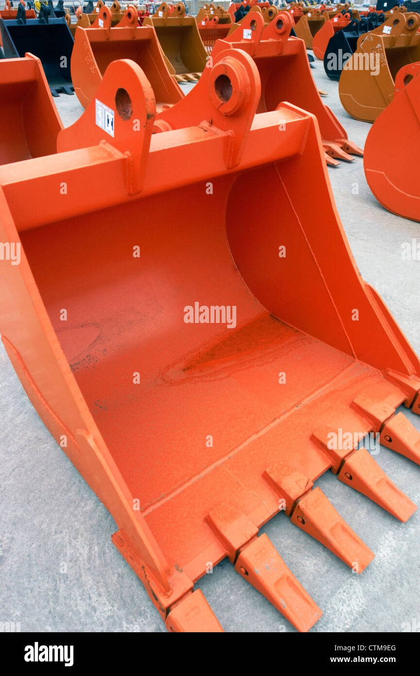 Builders bucket hi-res stock photography and images - Alamy