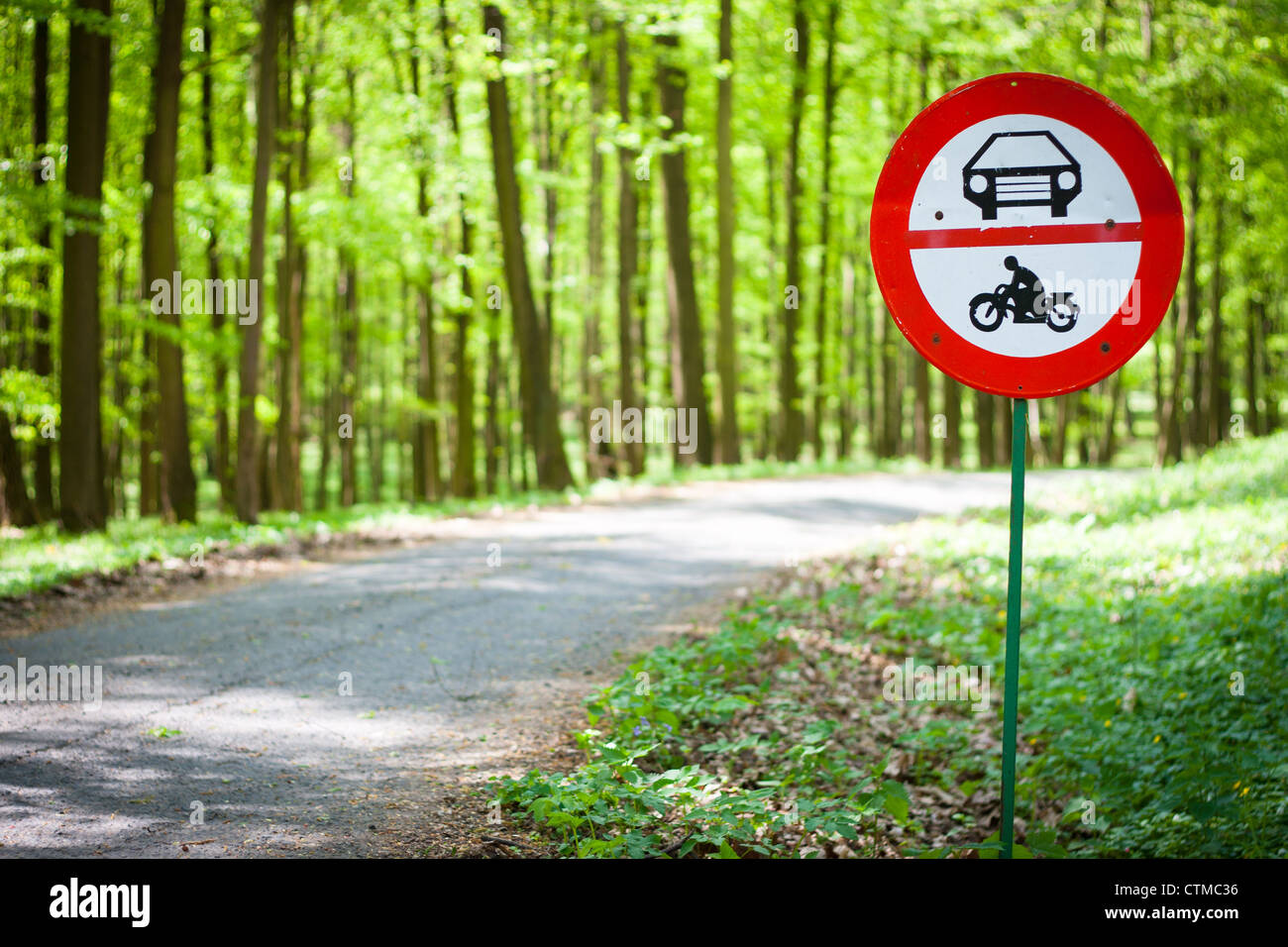 No motor vehicles sign hi-res stock photography and images - Alamy
