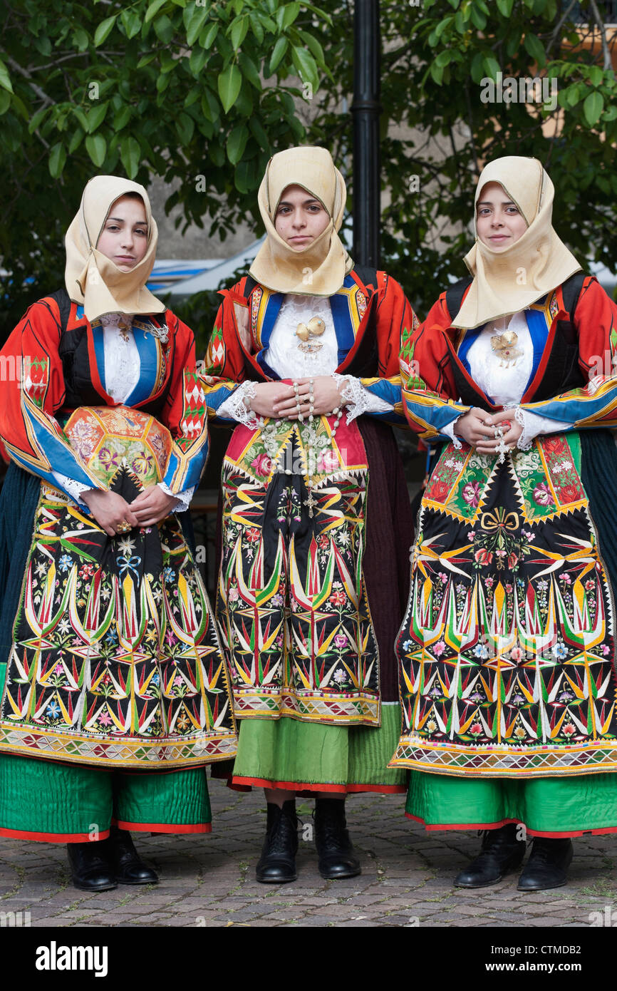 Sardinian traditional costume hi-res stock photography and images - Alamy