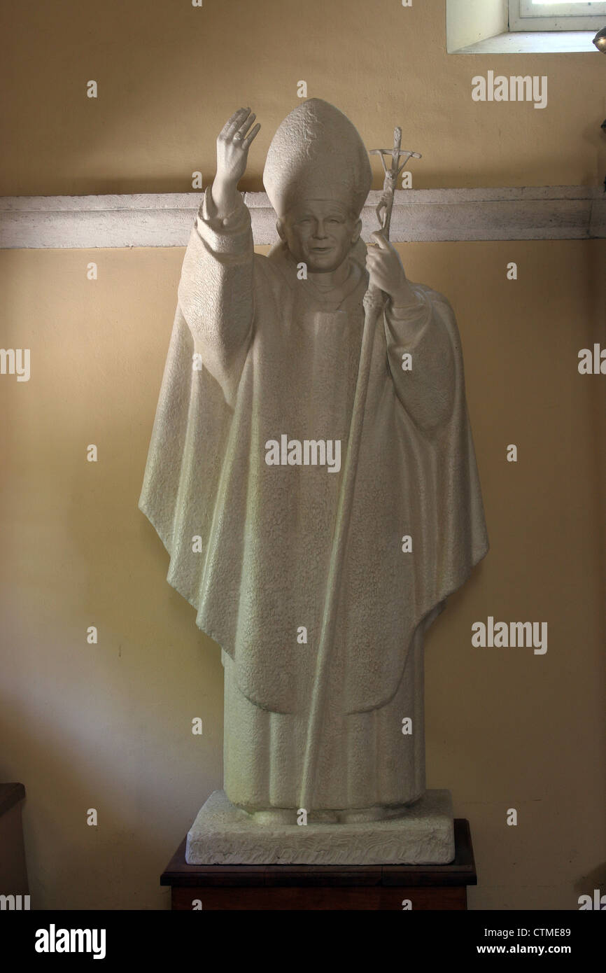 Pope John Paul II statue Stock Photo - Alamy