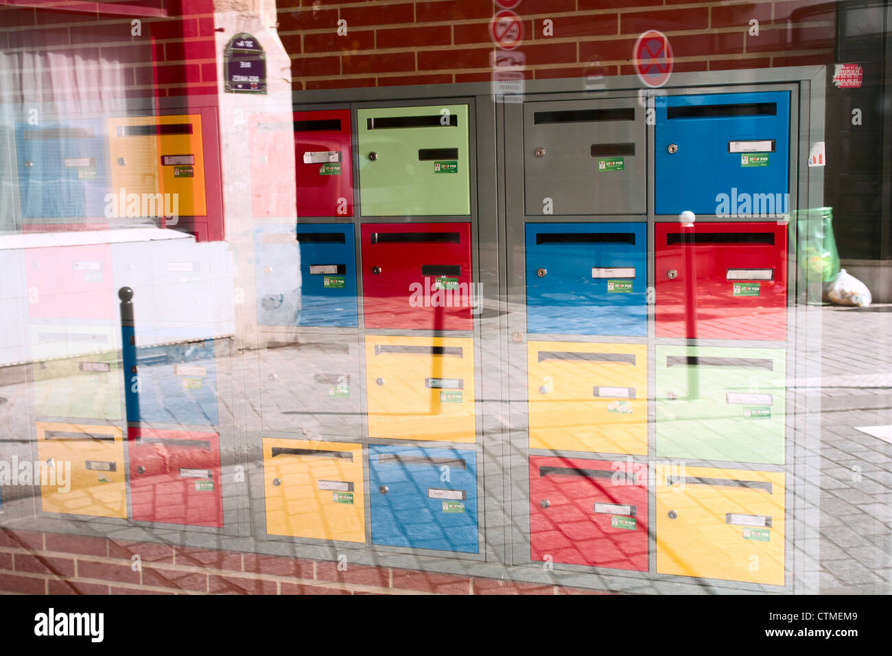 letter boxes paris france Stock Photo - Alamy