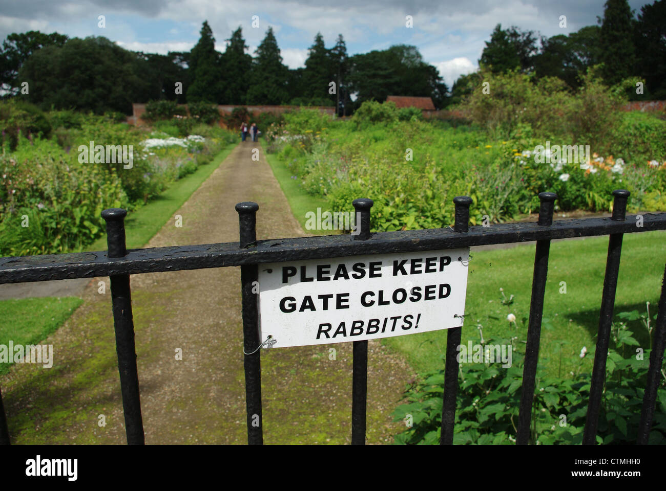 Please Keep Gate Closed - Rabbits; a quirky warning sign on the ...