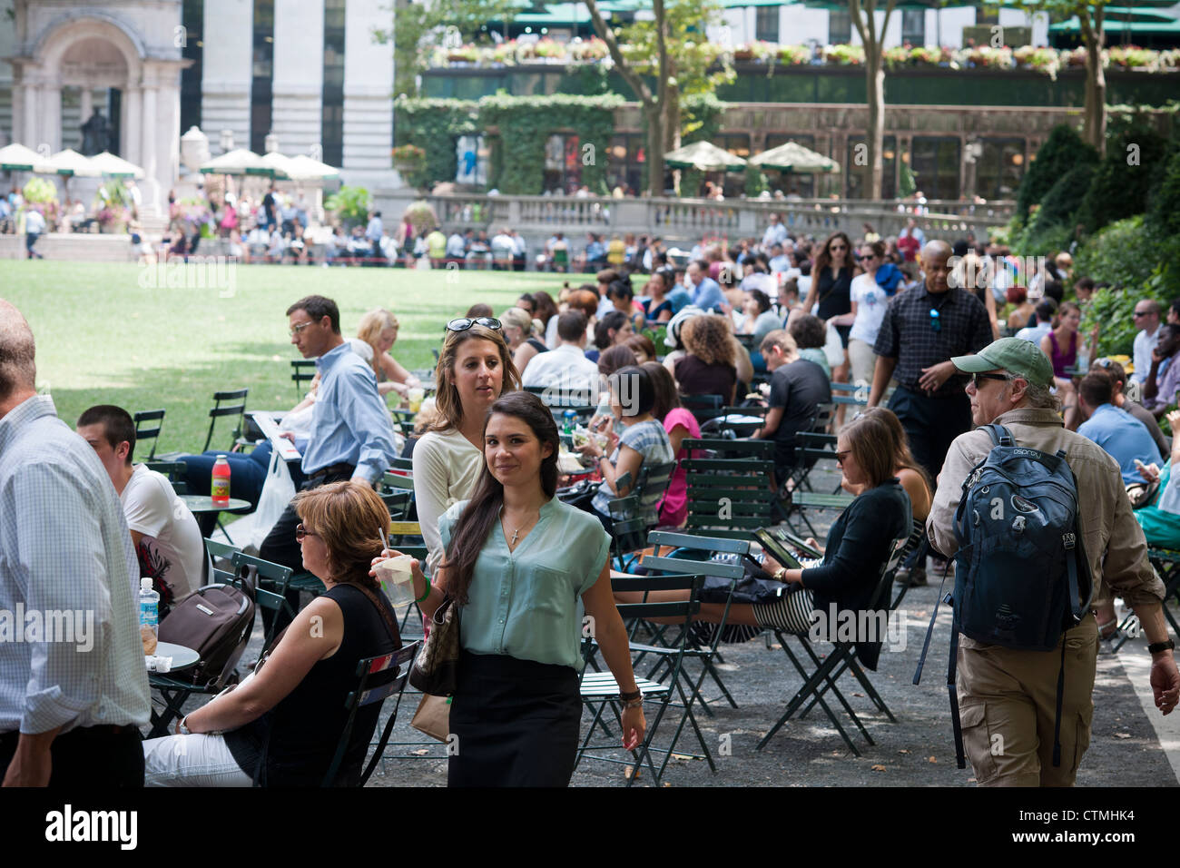 City park lunch break hi-res stock photography and images - Alamy