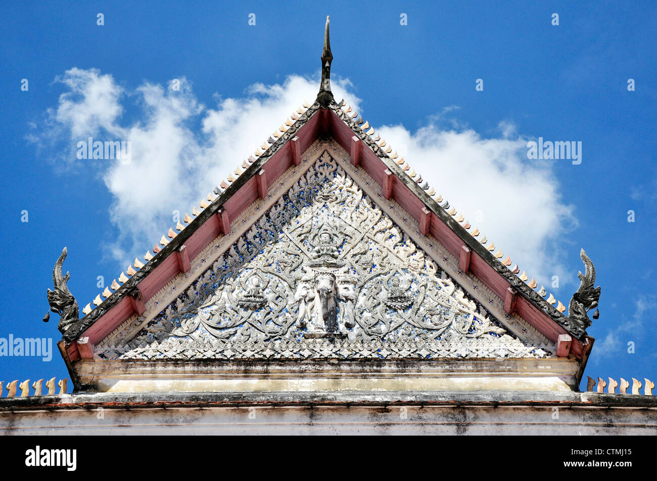 Traditional Thai gable of the famous temple Stock Photo - Alamy