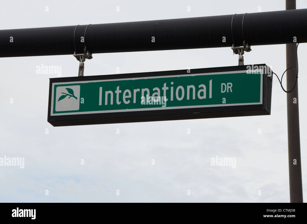 Hanging street sign hi-res stock photography and images - Alamy